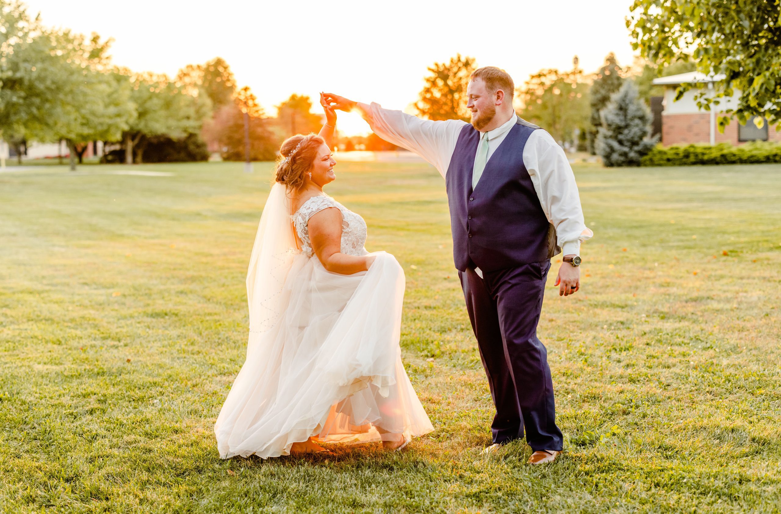 Kelsey + Bryce | Neely Center | Ohio Wedding Photographer | Viridian ...