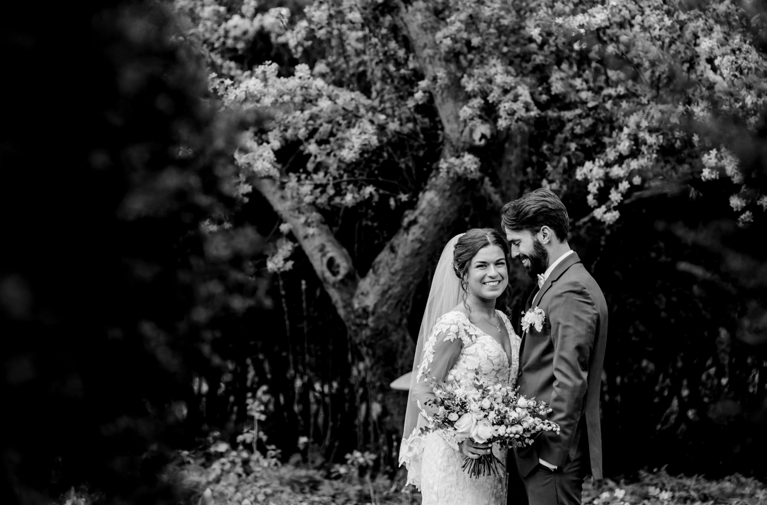 Felicia + Chase | Toledo Zoo Wedding | Ohio Wedding Photographer ...